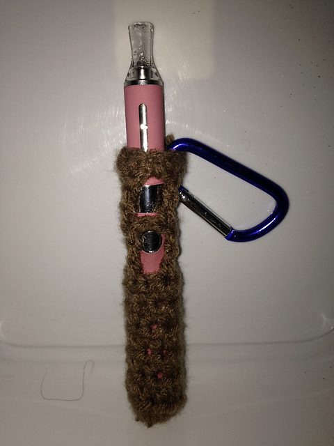 Ravelry: Vaporizer Holder/Carrier pattern by Julia Lengyell