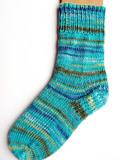 Ravelry: Apple Pie Socks pattern by Joeli