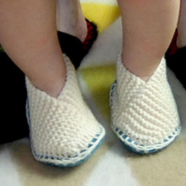 Ravelry: Baby Crossover Slipper pattern by Amanda Blackwell