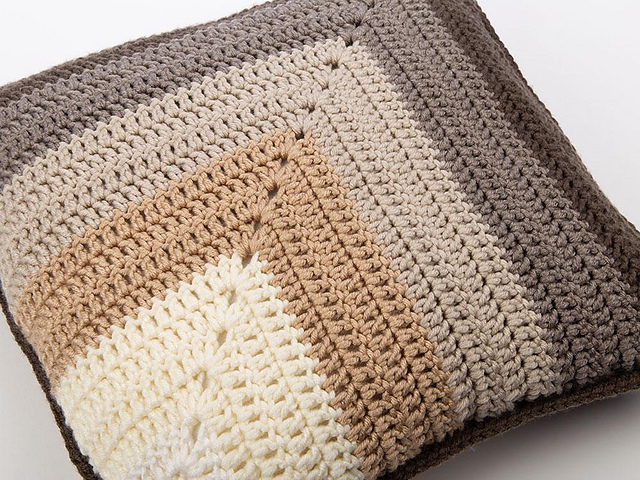 Ravelry: Mitre Square Cushion Cover pattern by Jo Janes