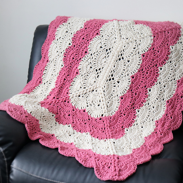 Ravelry: Flora Blossom Rectangle Blanket pattern by Jonna Martinez