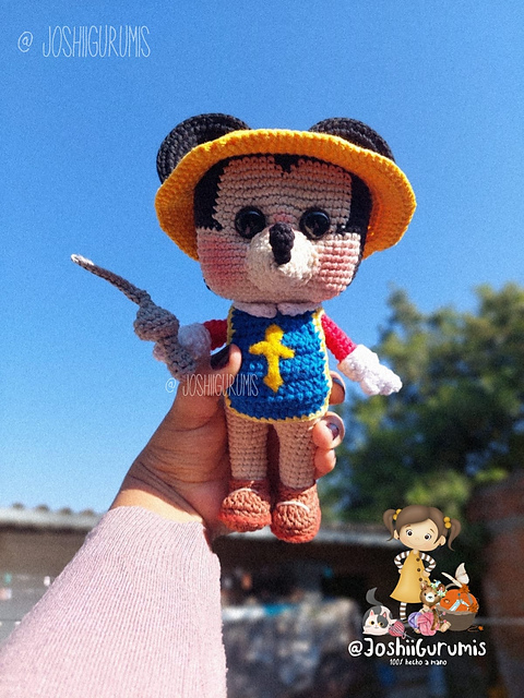 Ravelry: Mickey Mouse (3 Musketeers) pattern by JoshiiGurumis Crochet´s