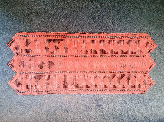 Ravelry: Victorian Hearts Table Runner pattern by Joyce Geisler