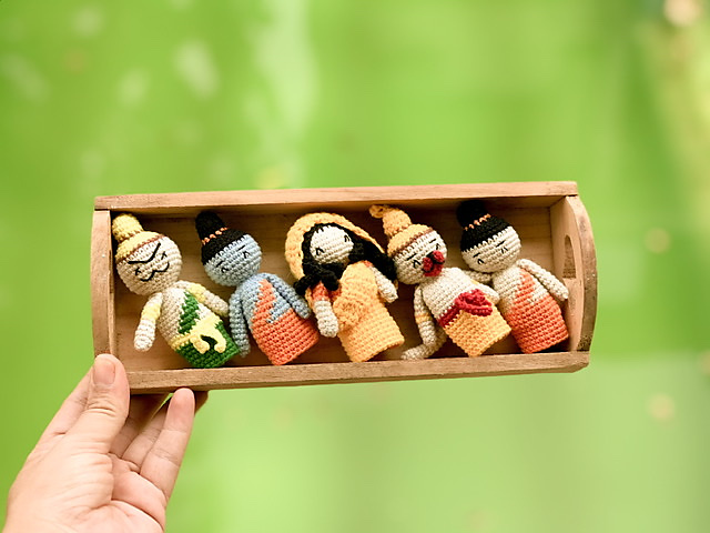 Ravelry: Ramayana finger puppets pattern by Joy PhamSontakke