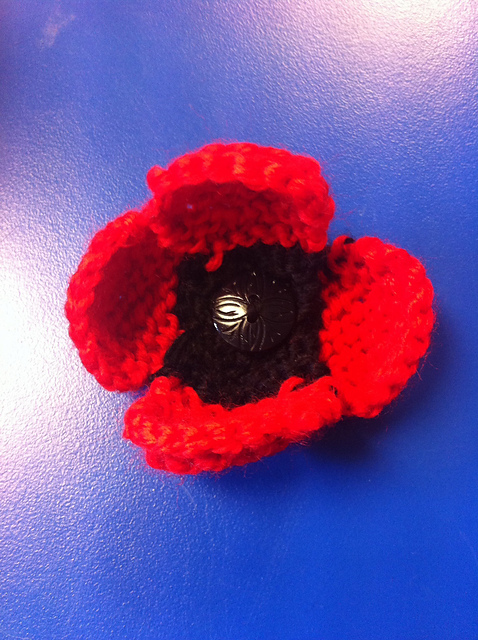 Ravelry: Poppy Flower Brooch pattern by The Knit Guru
