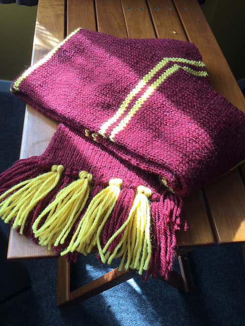 Ravelry: Secret Pocket Hogwarts Scarf pattern by The Knit Guru
