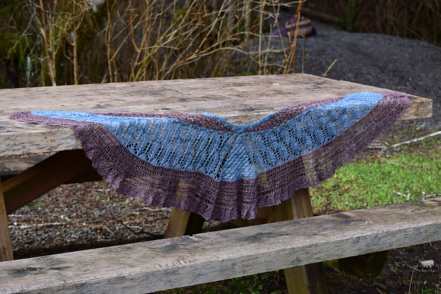 Ravelry: Belted Kingfisher Shawl pattern by Deborah Simon