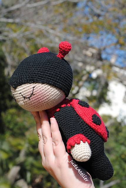 Ravelry: Lía the Ladybug pattern by JudsAtelier