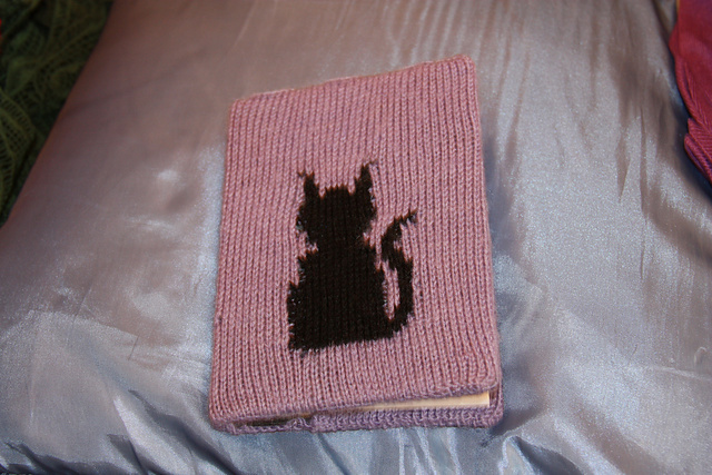 Ravelry: Black Cat Motif & Notebook Cover pattern by Julia Brice