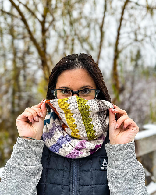 Ravelry: Candy Mountain Cowl pattern by Twin Stitches Designs