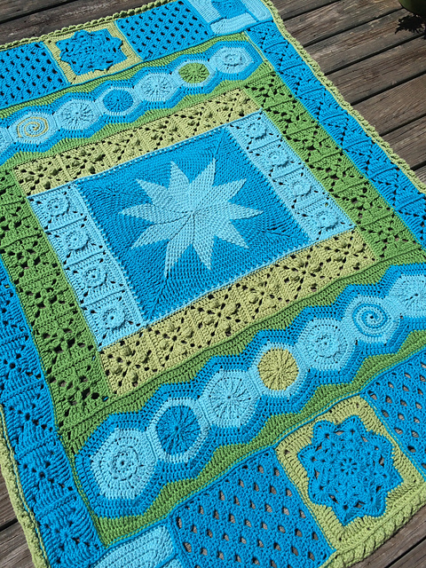 Ravelry: Deco'Ghan pattern by Julie Yeager