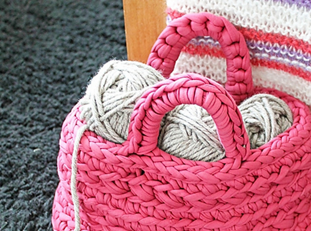 Ravelry: Sac de rangement pattern by veritas design team