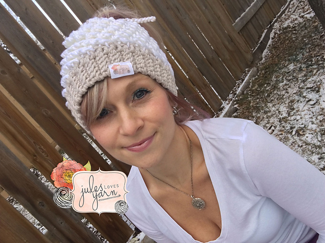 Ravelry: Chata Swirl Hat pattern by Julie Schappert