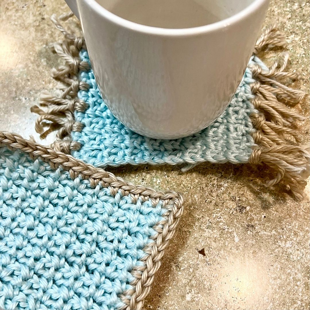 Ravelry: Simple Mesh Mug Rug pattern by Erin Toews