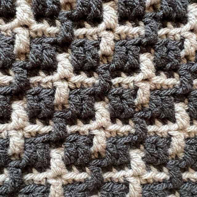 Ravelry: The Plus Side Overlay Mosaic Strip pattern by Juniper & Oakes