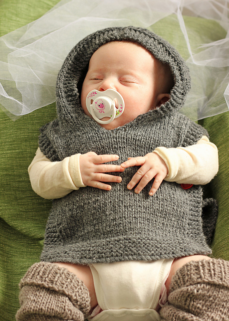 Ravelry: Hooded popover top pattern by Justine Turner