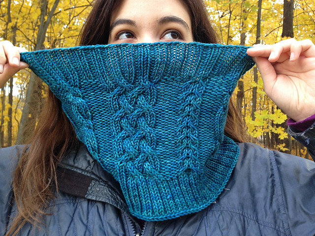 Ravelry: Cable Charm Cowl pattern by Justine Lark