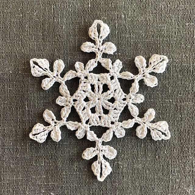 Ravelry: Nymphalidae Snowflake pattern by Jessica Wifall