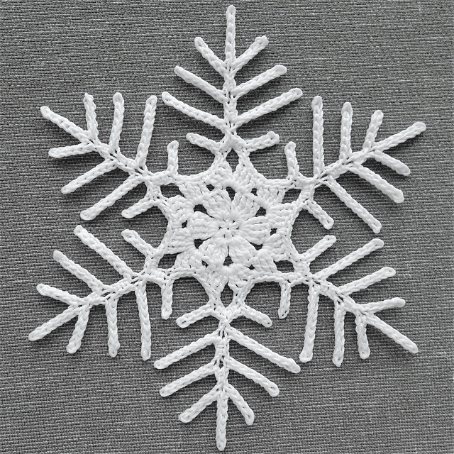 Ravelry: South Wind Snowflake pattern by Jessica Wifall