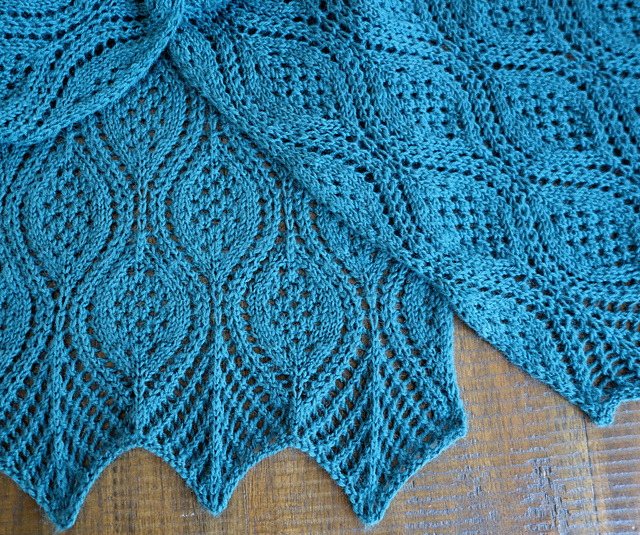 Ravelry: Delta Scarf pattern by Jessica Wifall