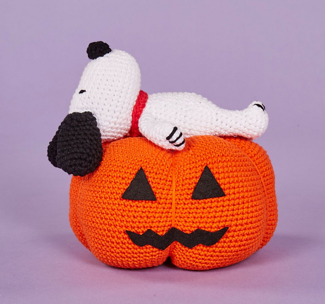 Ravelry: Halloween Snoopy pattern by Heather C Gibbs (KCACO.UK)
