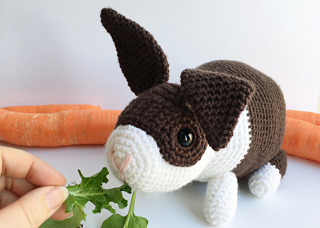 Ravelry: Dutch Bunnies pattern by Heather C Gibbs (KCACO.UK)