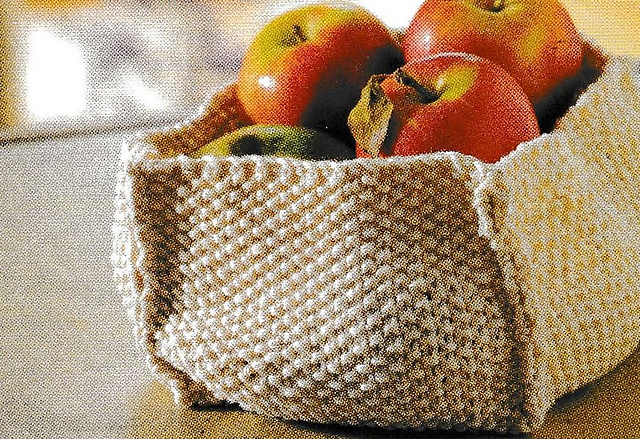 Ravelry: Moss Stitch Fruit Bowl pattern by Sian Brown Knitwear Design