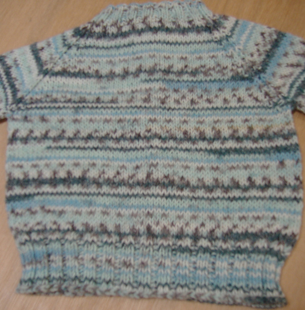 Ravelry: KEMER's top down raglan baby sweater