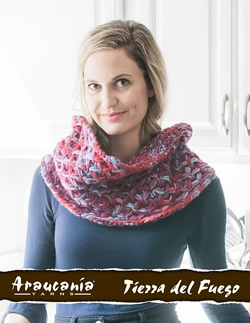 Ravelry: Chestnut Cowl pattern by Grace Akhrem