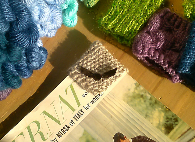 Ravelry: KNITNKAB00DLE's Seed stitch corner bookmark