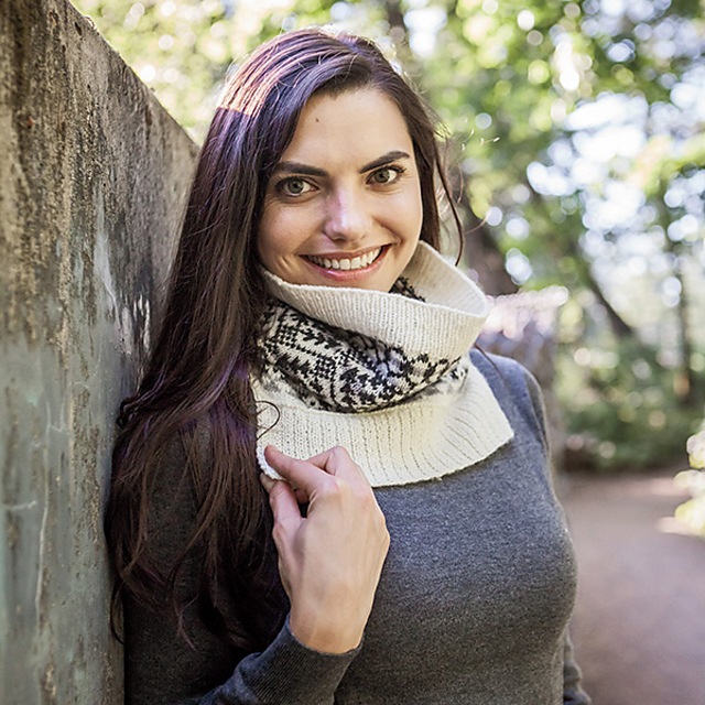 Ravelry: Shaela Cowl pattern by Courtney Spainhower