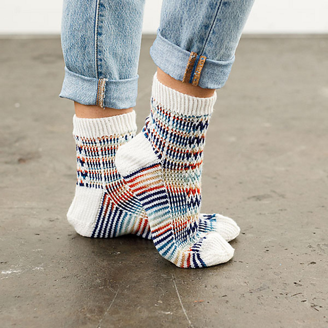 Ravelry: Radio Wave Socks pattern by Ksenia Naidyon