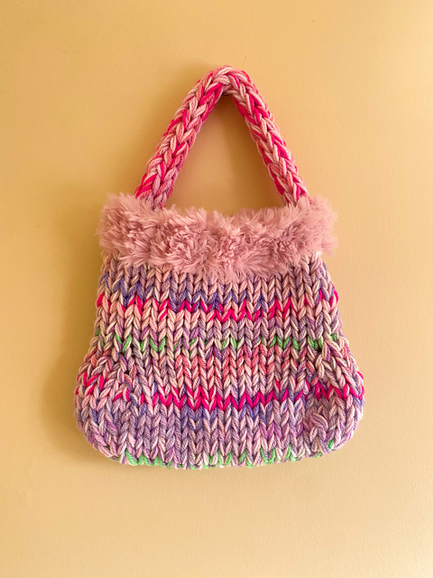 Ravelry: Clueless Bag pattern by Rebecca Griffiths