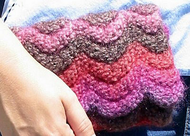 Ravelry: Wavy Days Clutch pattern by Katherine Vaughan