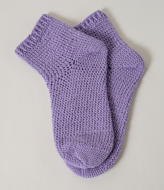 Ravelry: Cuff-Down Sock/Short Row Heel pattern by Karen Whooley