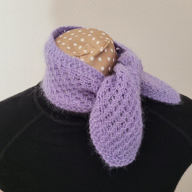 Ravelry: Mimosa Mini Scarf pattern by Piia Kaarnikka