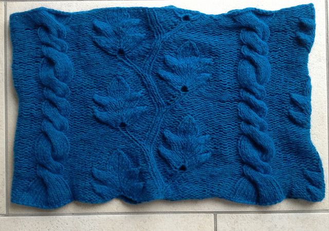 Ravelry: Falling Leaves Cowl pattern by Lisa Akers