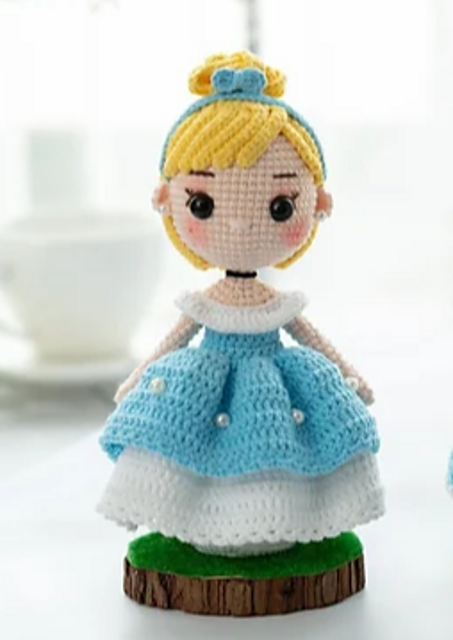 Ravelry: Princess Ornaments - Cinderella pattern by Kaia Han