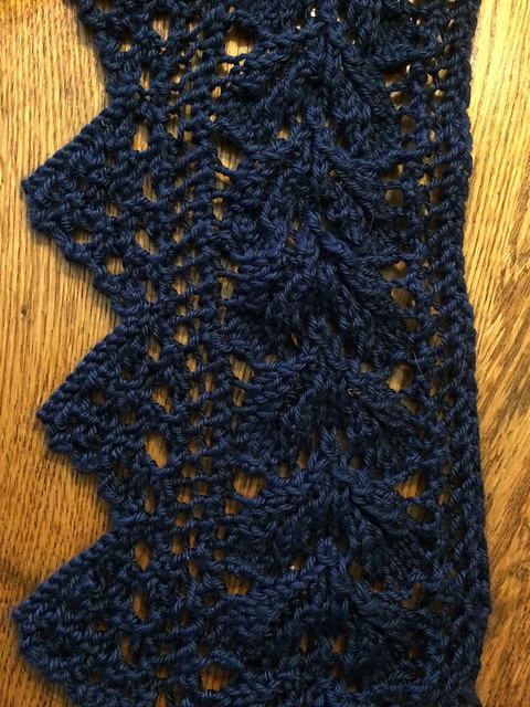 Ravelry: Leslie's Double Rose Leaf Lace pattern by A.M.