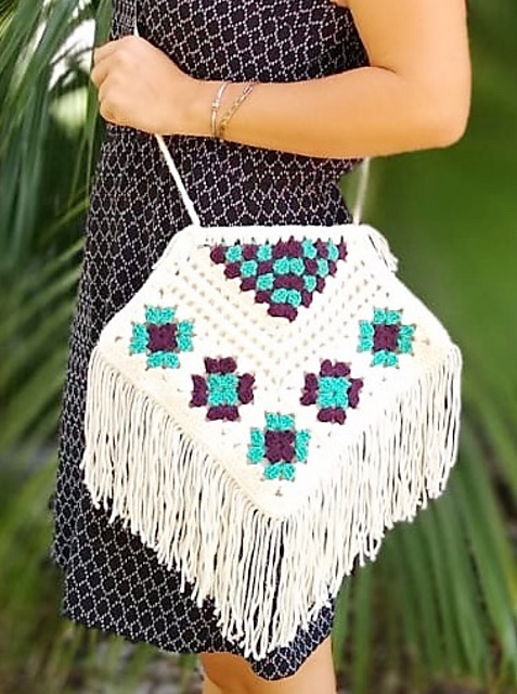 Ravelry: Granny Square Boho Bag pattern by Kai Lea