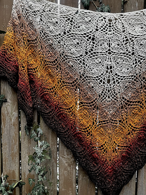 Ravelry: Moira shawl pattern by Martika Grabowska