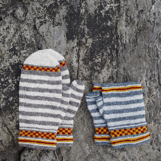 Ravelry: Between The Lines Mittens pattern by Sofia Capelle