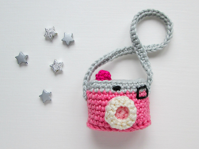 Ravelry: Mini Camera pattern by Lucia Förthmann