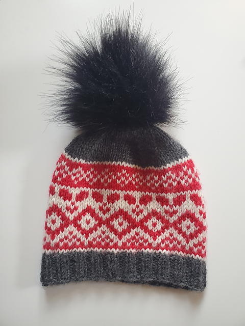 Ravelry: Tuque Noël Sous le Gui pattern by Karen Blanchet