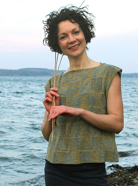 Ravelry: Kvadrater med signalstriber pattern by Karen Noe