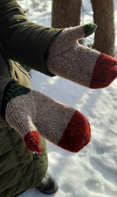 Ravelry: Friday Fun Mittens pattern by Karoliina H. Design
