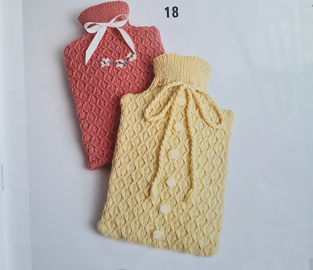 Ravelry: Zig zag hot water bottle covers pattern by Patons Australia