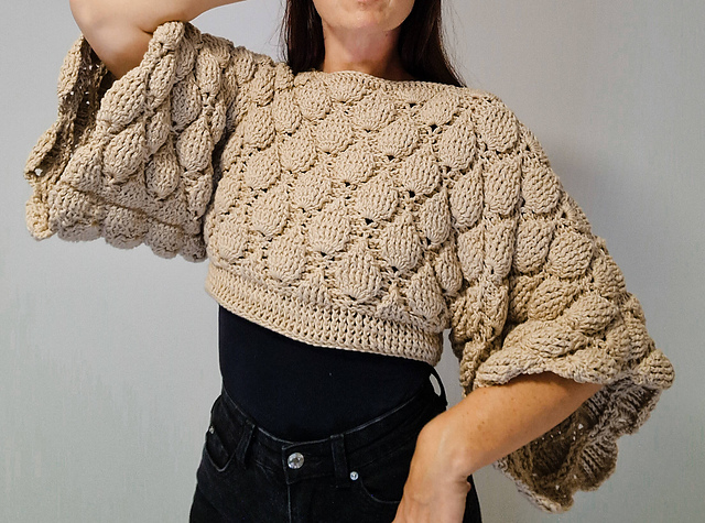 Ravelry: Figs Crochet Oversized Crop Sweater pattern by Karmen Režek