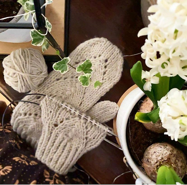 Ravelry: Viena pattern by Anna Heino
