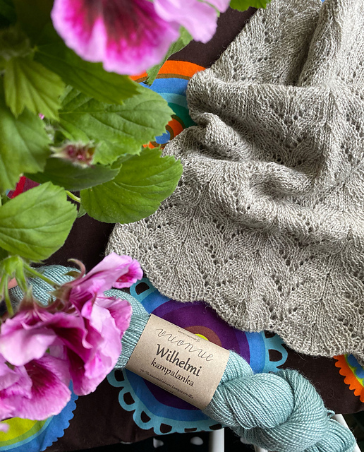 Ravelry: Kuusisto tuubi pattern by Anna Heino
